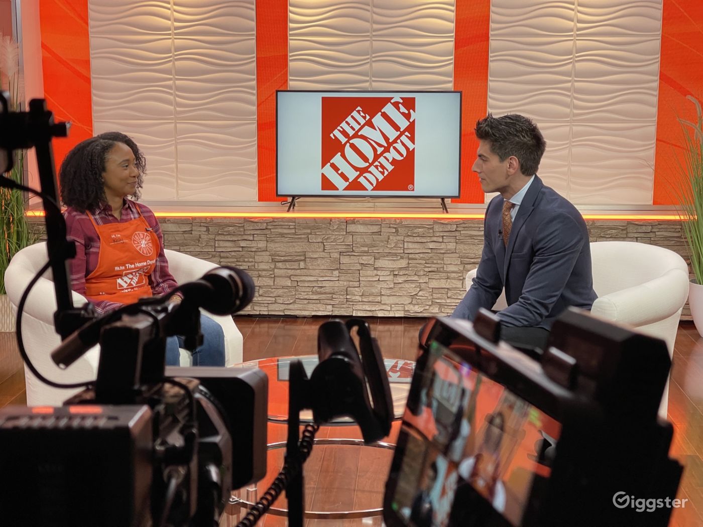 Broadcast Talk Show Studio Sets and Green Screen | Rent this location ...