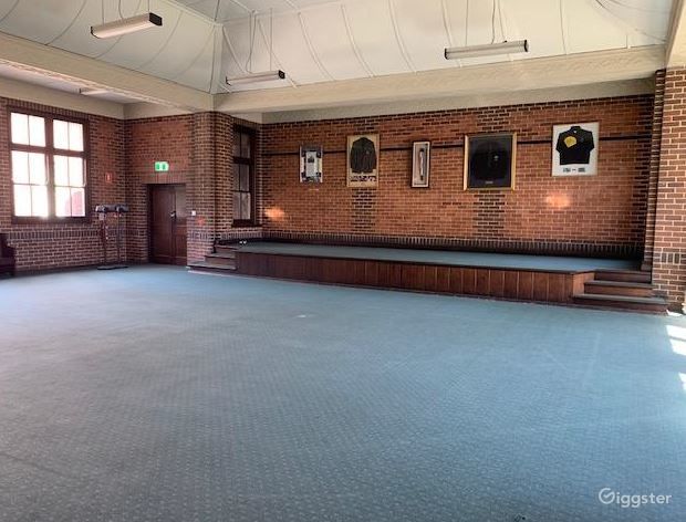 The Light and Spacious Gillespie Hall | Rent this location on Giggster