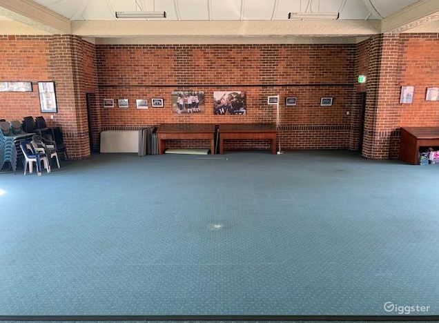 The Light and Spacious Gillespie Hall | Rent this location on Giggster