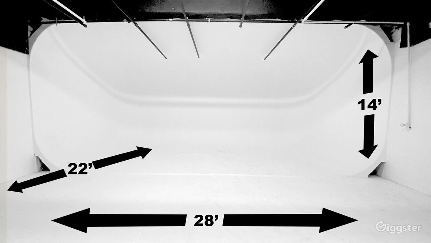CYC Stage - White Cyclorama Wall | Rent this location on Giggster