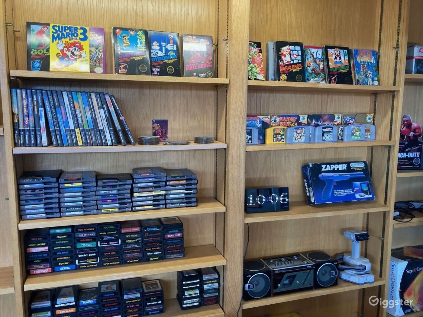 80s classic video arcade and retro game lounge | Rent this location on ...