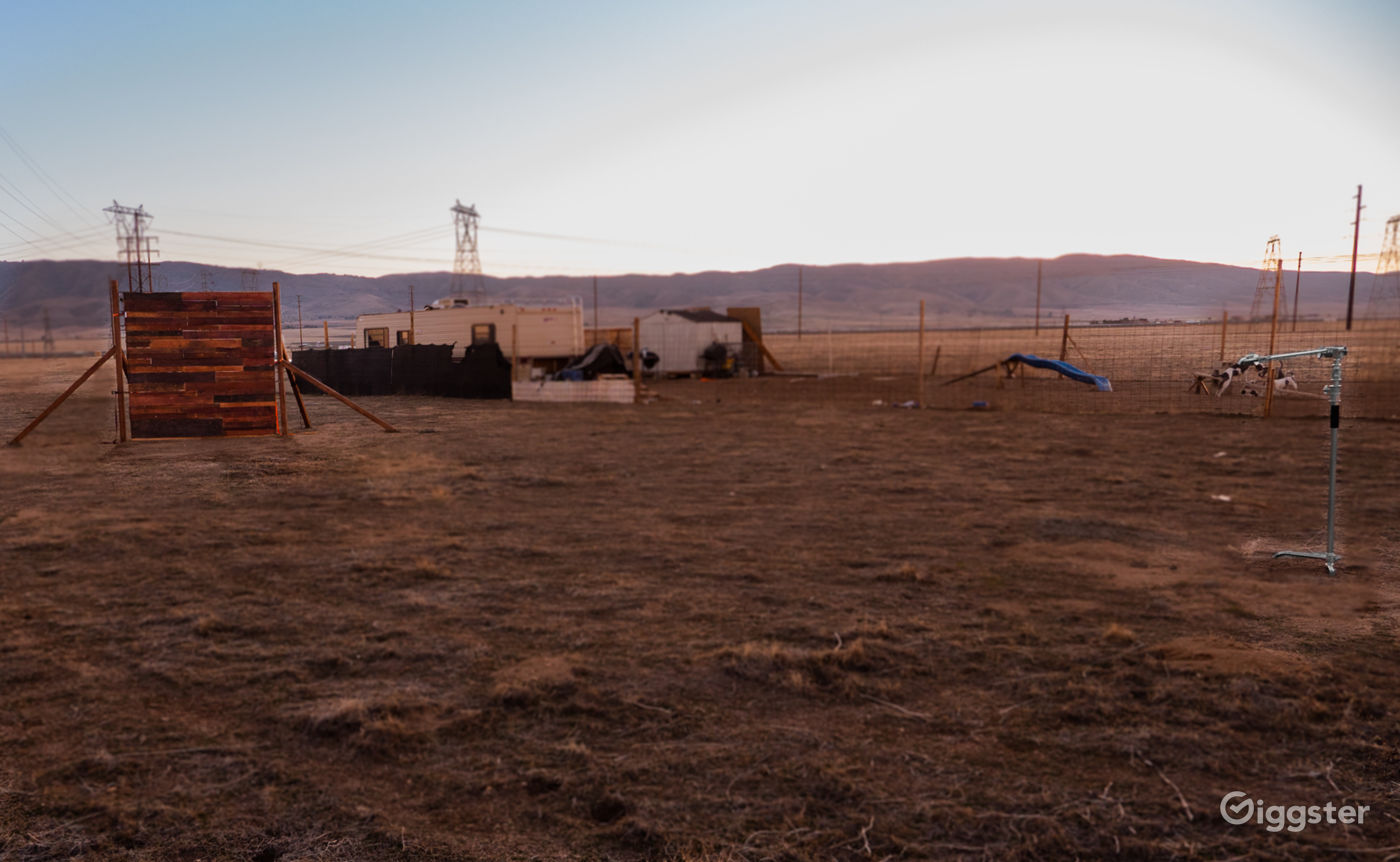 Open Desert with Wooden Backdrop and C-Stand | Rent this location on ...