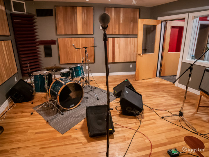 Premium Rehearsal Space Studio | Rent this location on Giggster