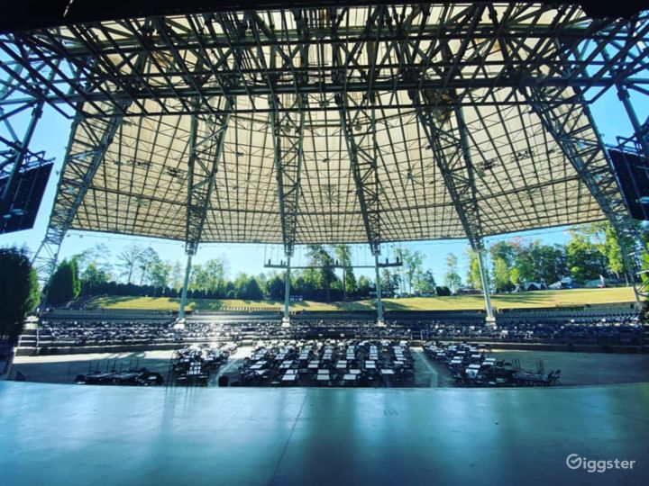 Outdoor Contemporary Amphitheatre | Rent this location on Giggster
