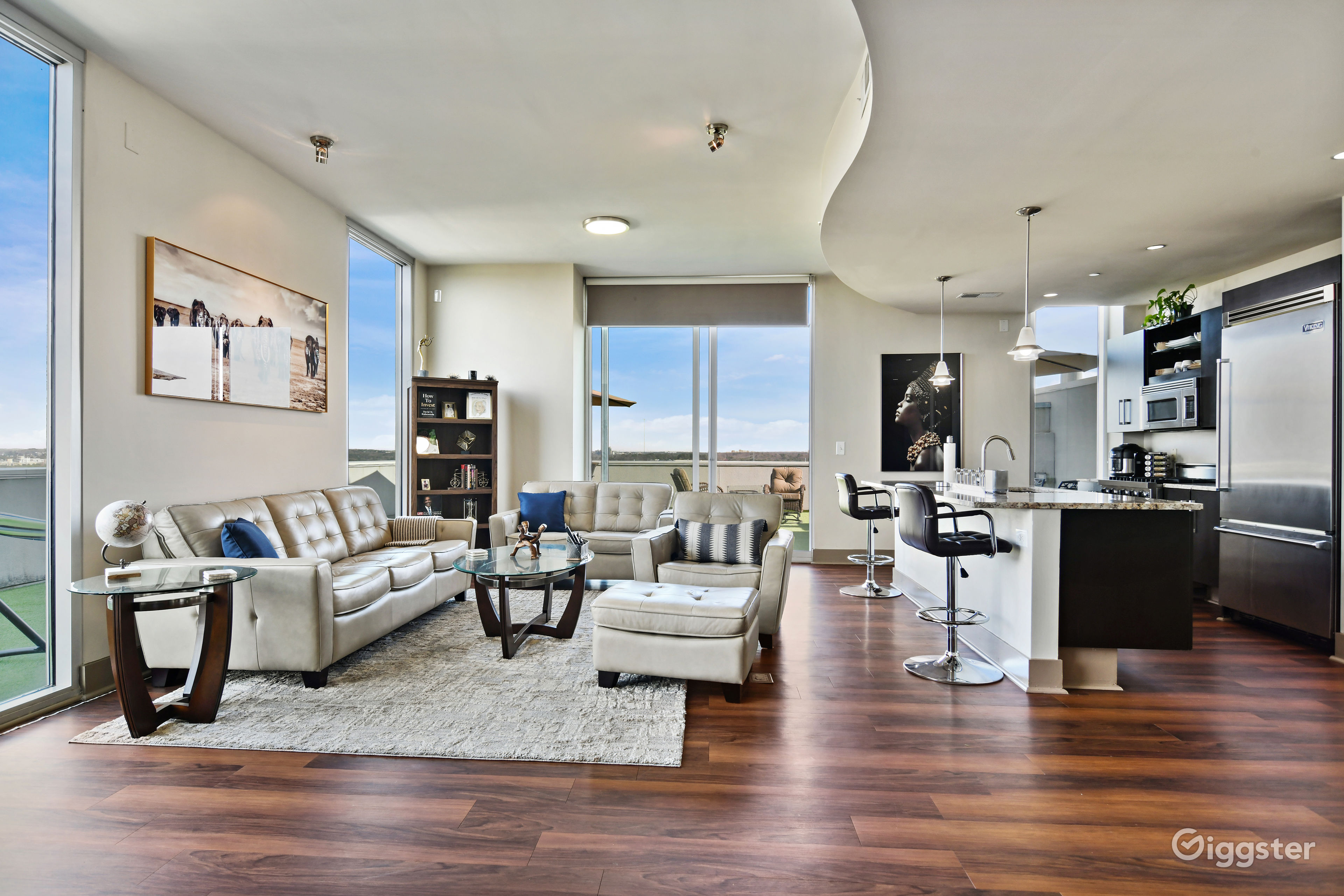 Stunning Luxury Rooftop Penthouse (Full Buy Out) | Rent this location ...