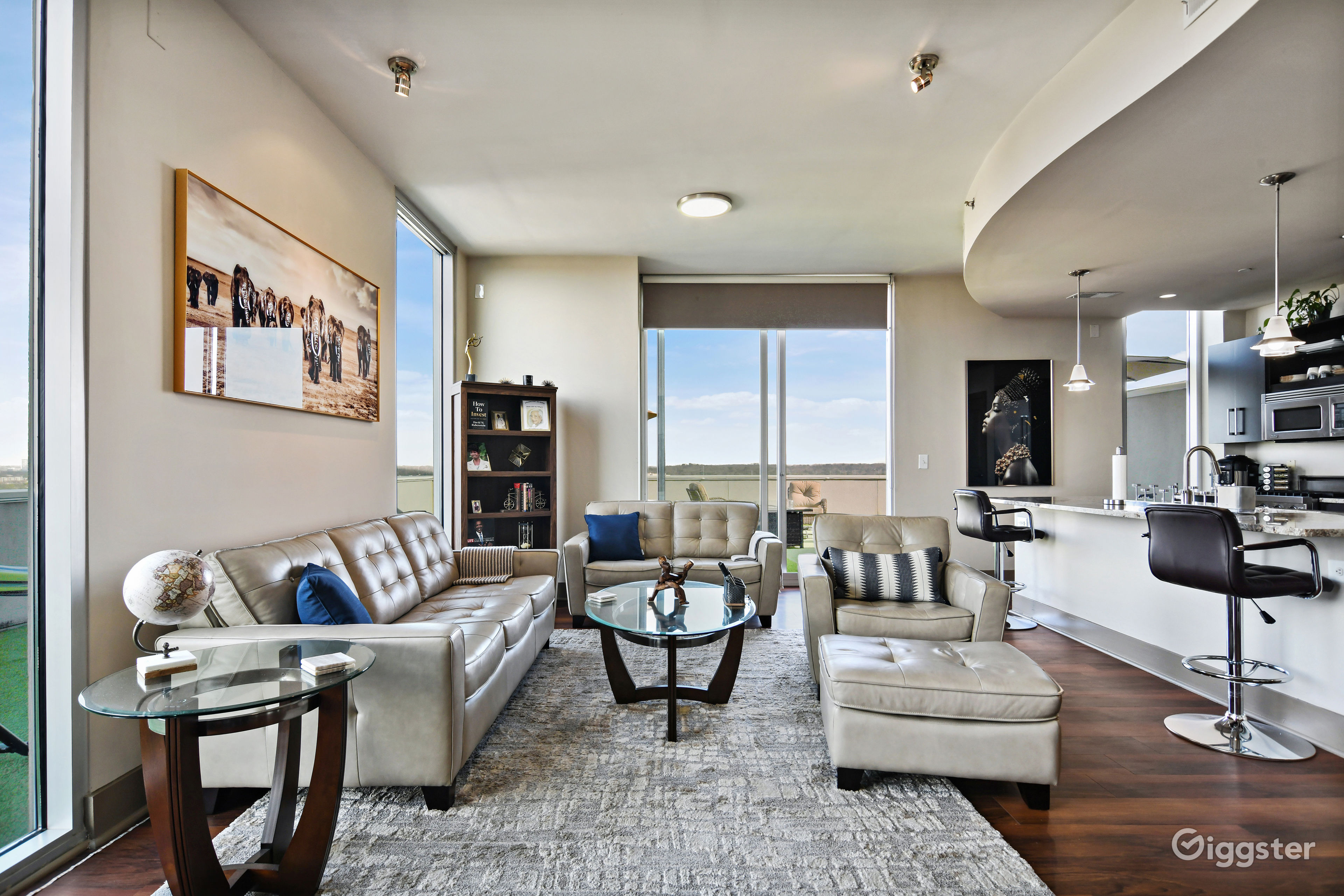 Stunning Luxury Rooftop Penthouse (Full Buy Out) | Rent this location ...