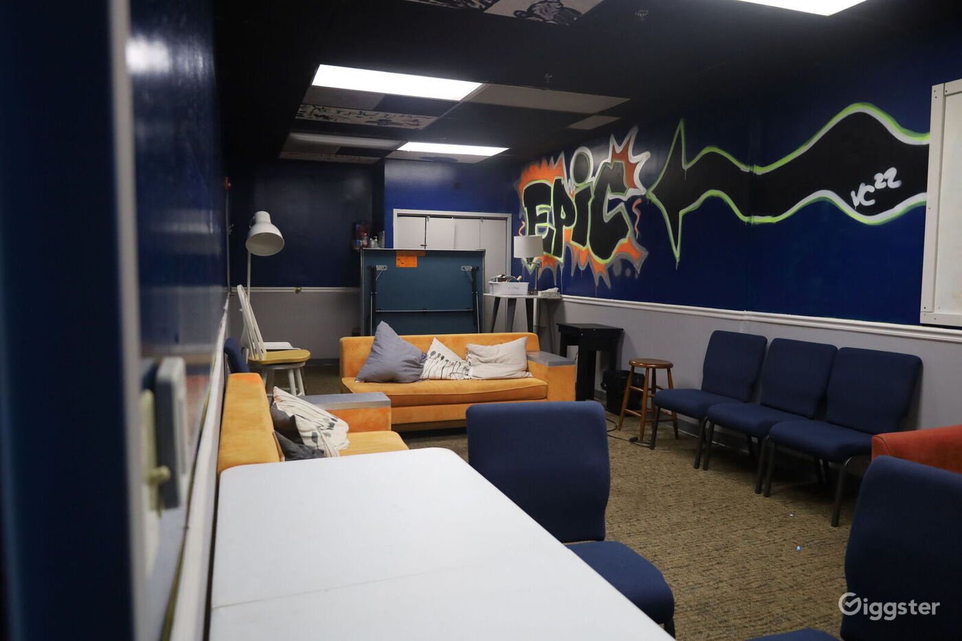 Blue Classroom | Rent this location on Giggster