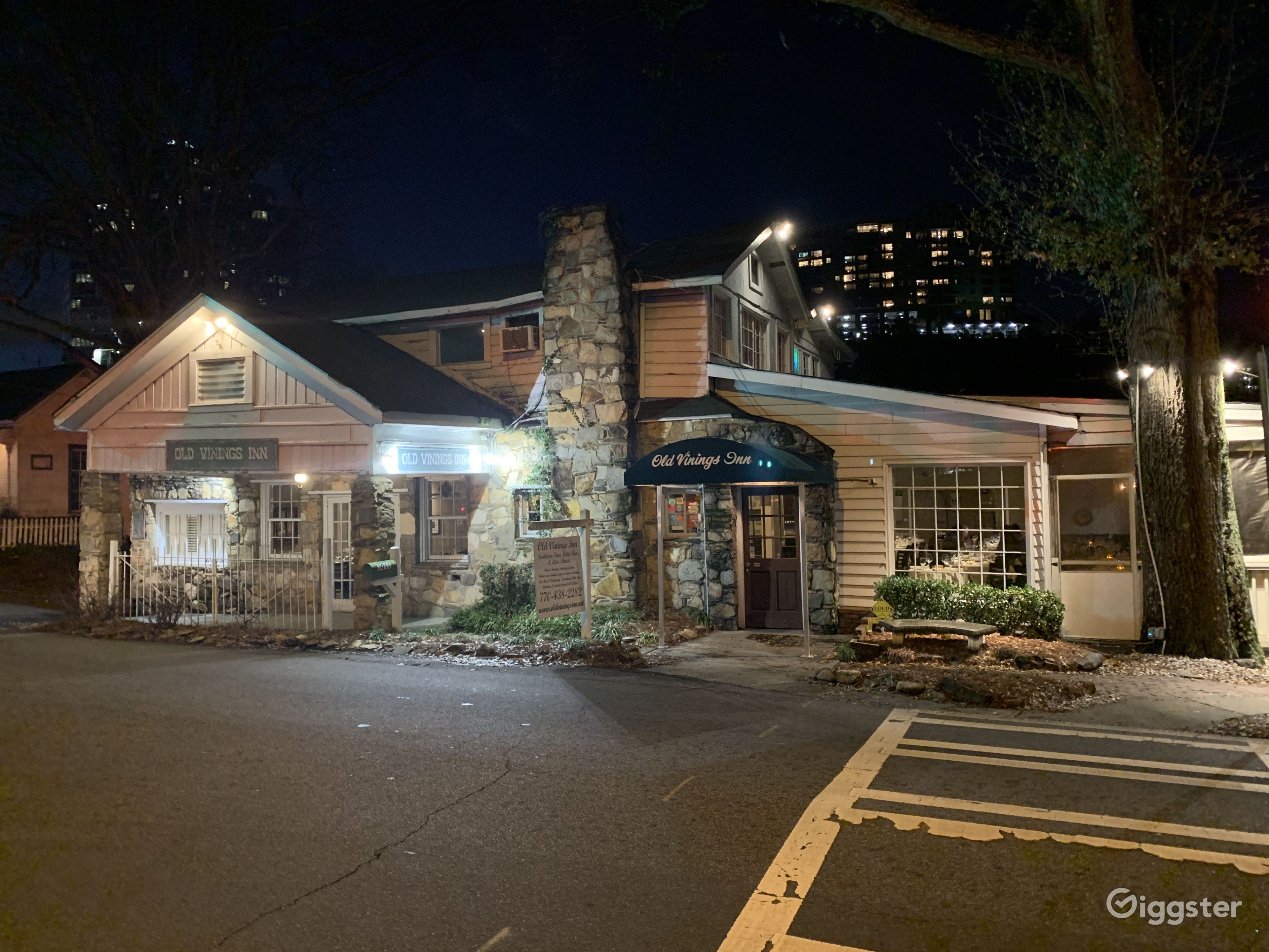 Historic landmark restaurant and bar | Rent this location on Giggster