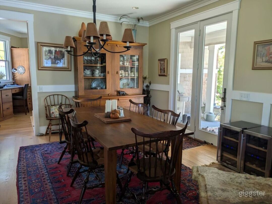 Welcoming Kitchen/Dining Room | Rent this location on Giggster