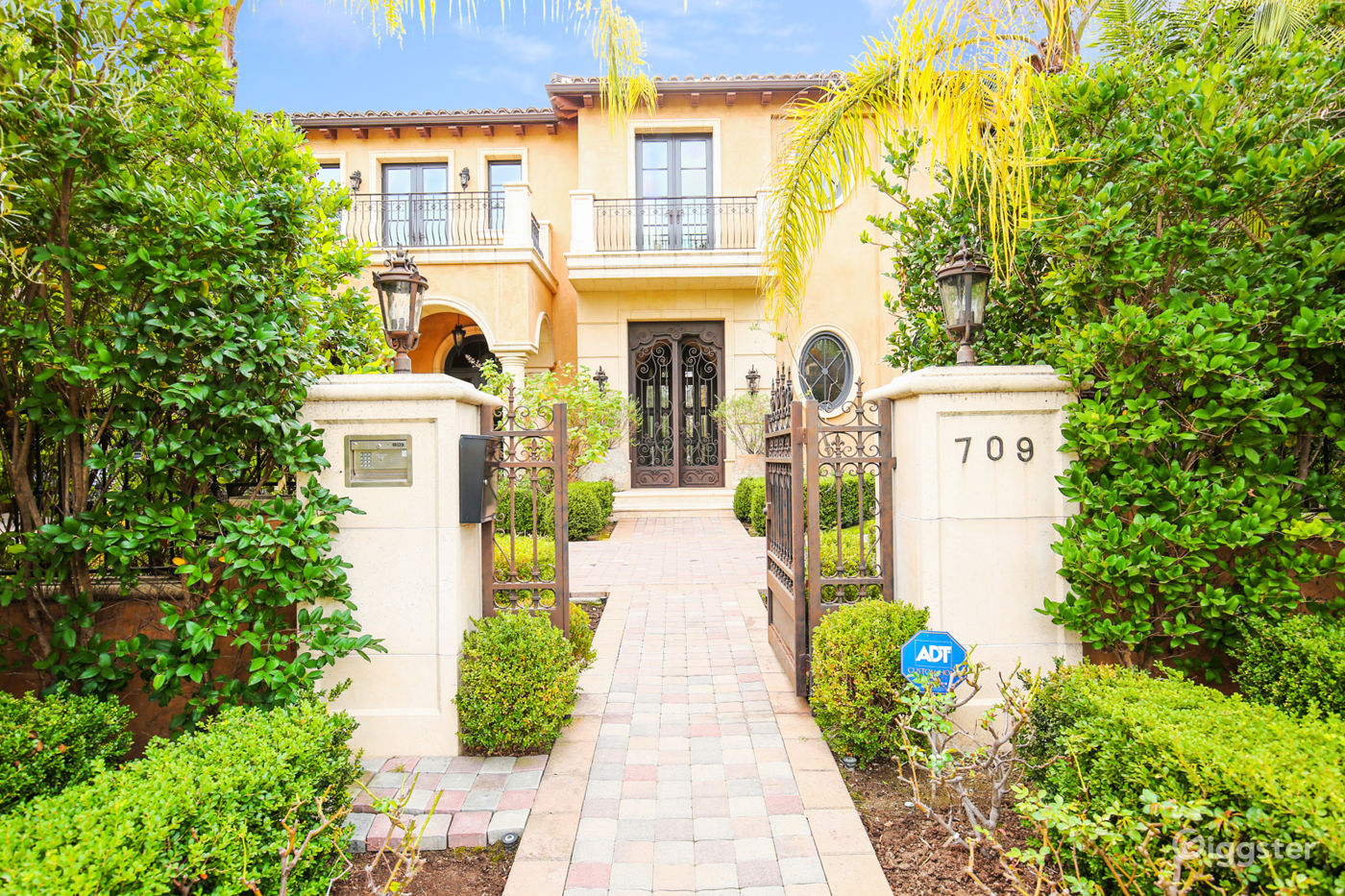 Mediterranean Villa / Mansion in Beverly Hills | Rent this location on ...