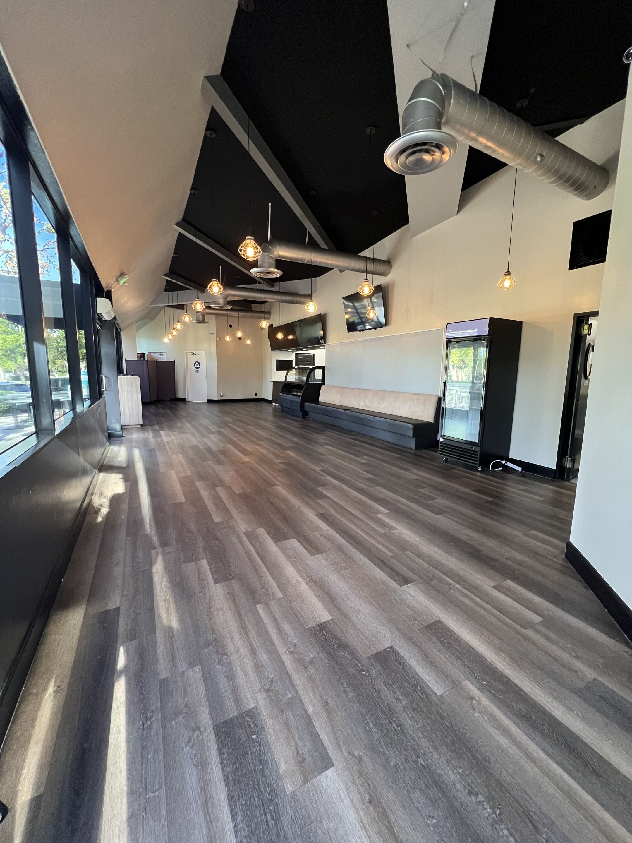 Woodland's Modern Cafe | Rent this location on Giggster