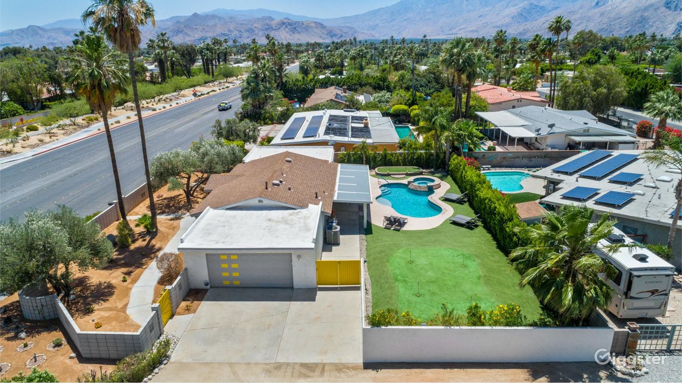 Desert Sunrise in famous Movie Star Colony | Rent this location on Giggster