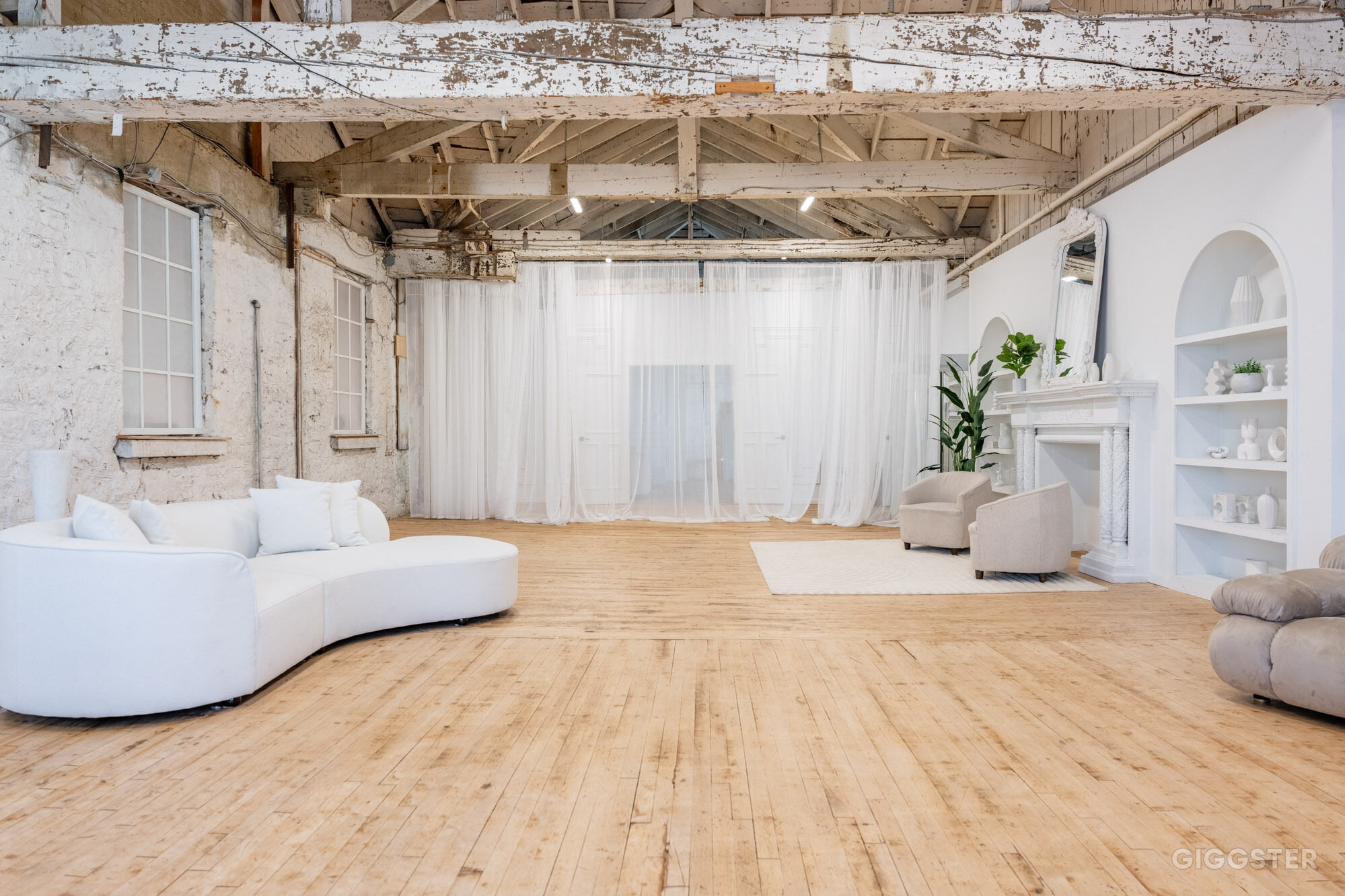 The Loft in Hamilton | Rent this location on Giggster
