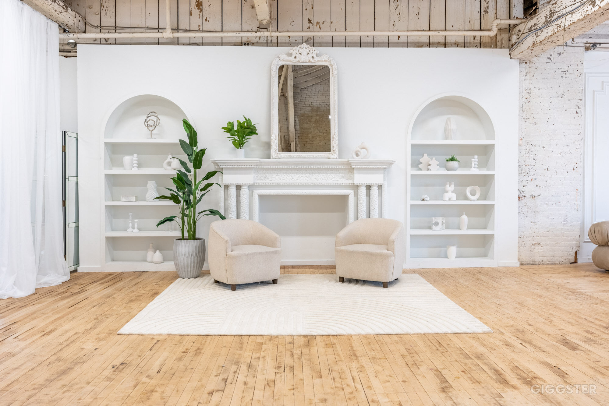 The Loft in Hamilton | Rent this location on Giggster