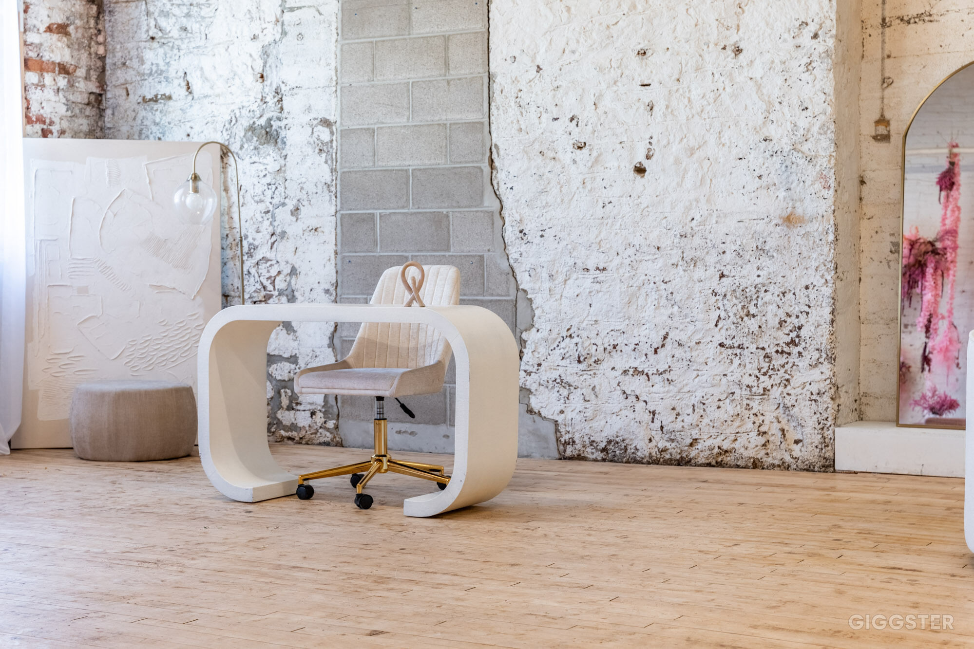 The Loft in Hamilton | Rent this location on Giggster