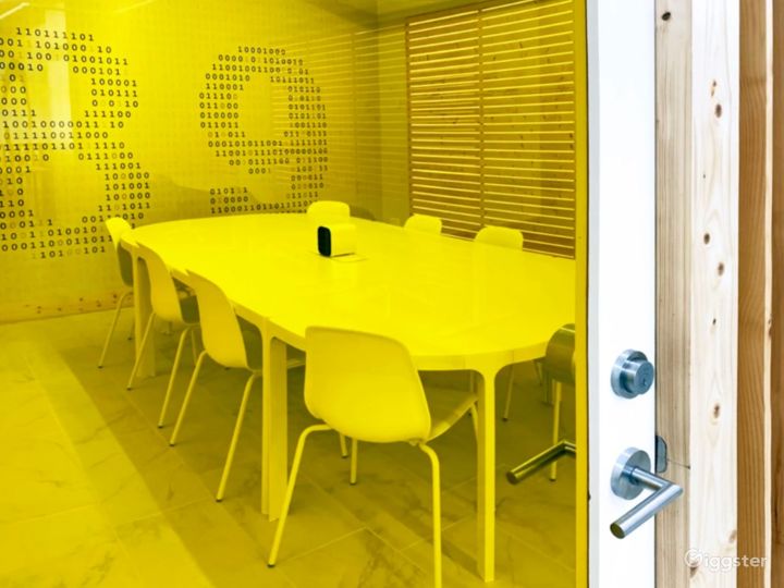 Yellow Conference Room in Downtown Atlanta | Rent this location on Giggster