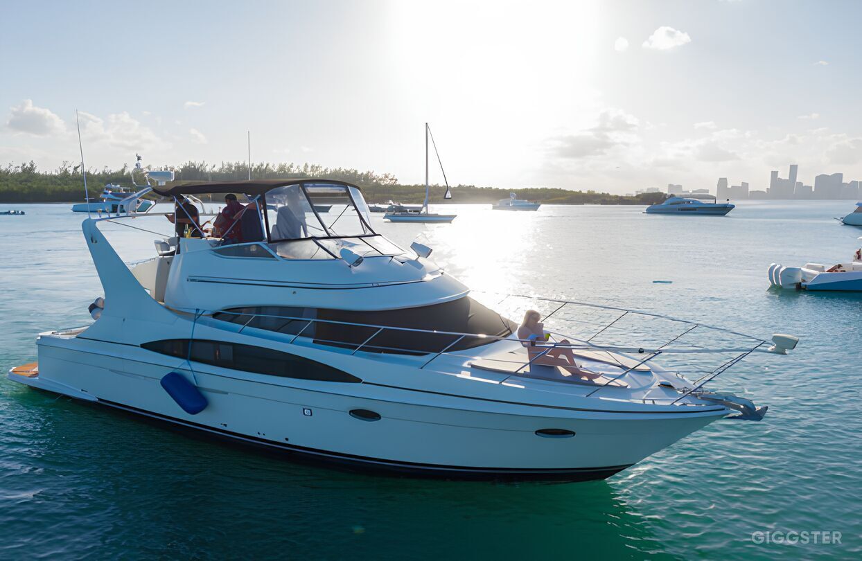 Carver 50” II Yacht | Rent this location on Giggster