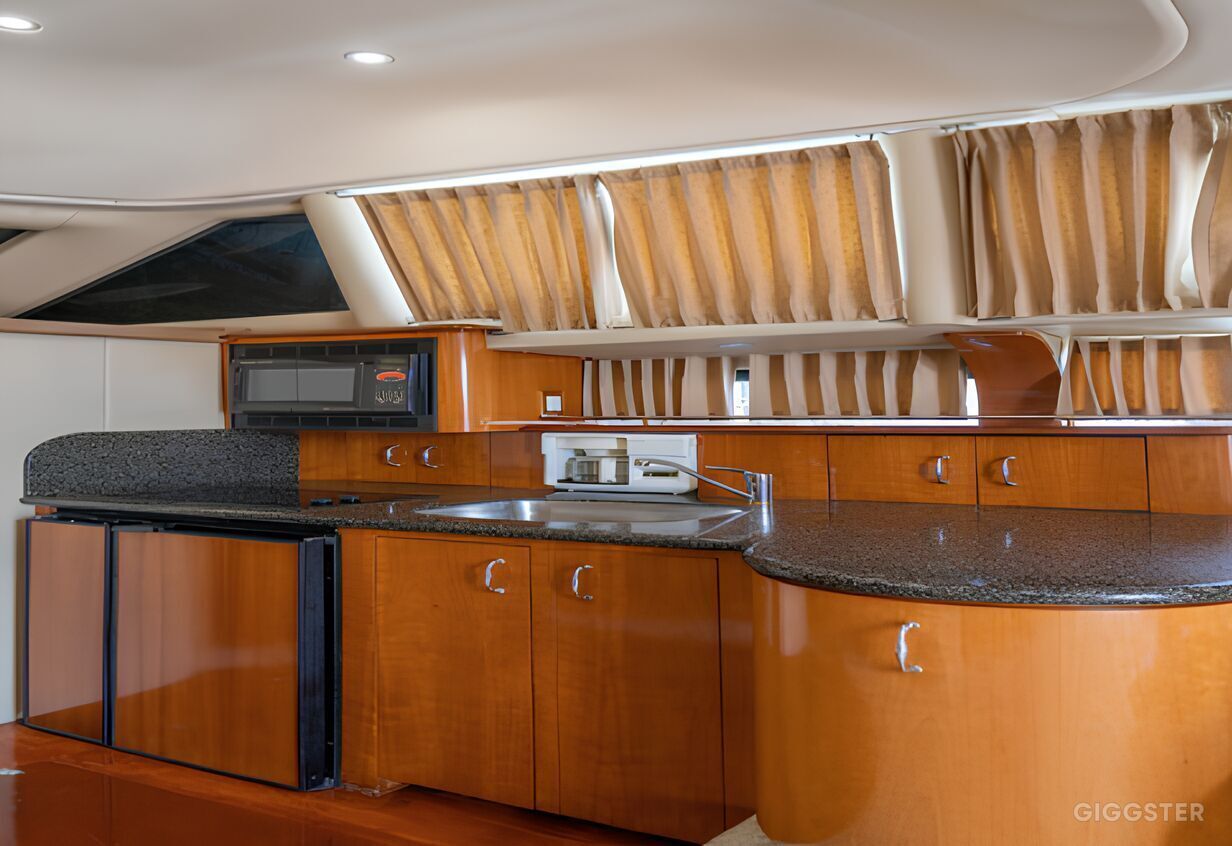 Carver 50” II Yacht | Rent this location on Giggster