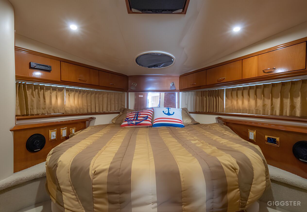 Carver 50” II Yacht | Rent this location on Giggster