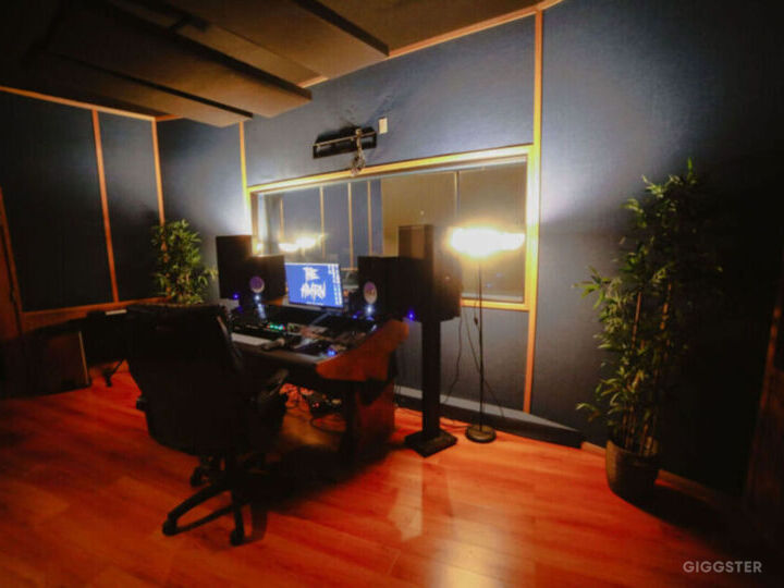 Vintage Vibe Recording Studio Burbank, CA | Rent this location on Giggster