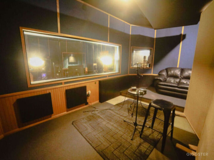 Vintage Vibe Recording Studio Burbank, CA | Rent this location on Giggster