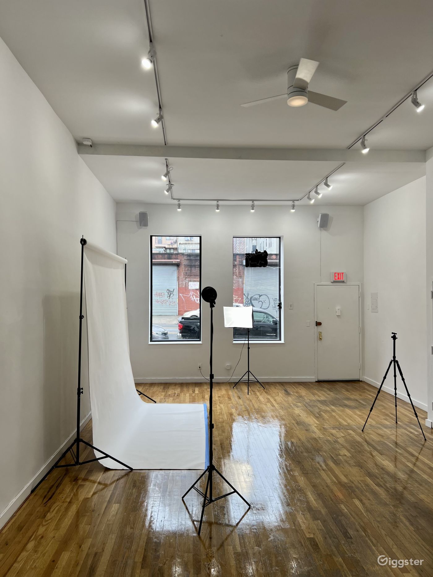 Art Gallery In Williamsburg, Brooklyn | Rent this location on Giggster