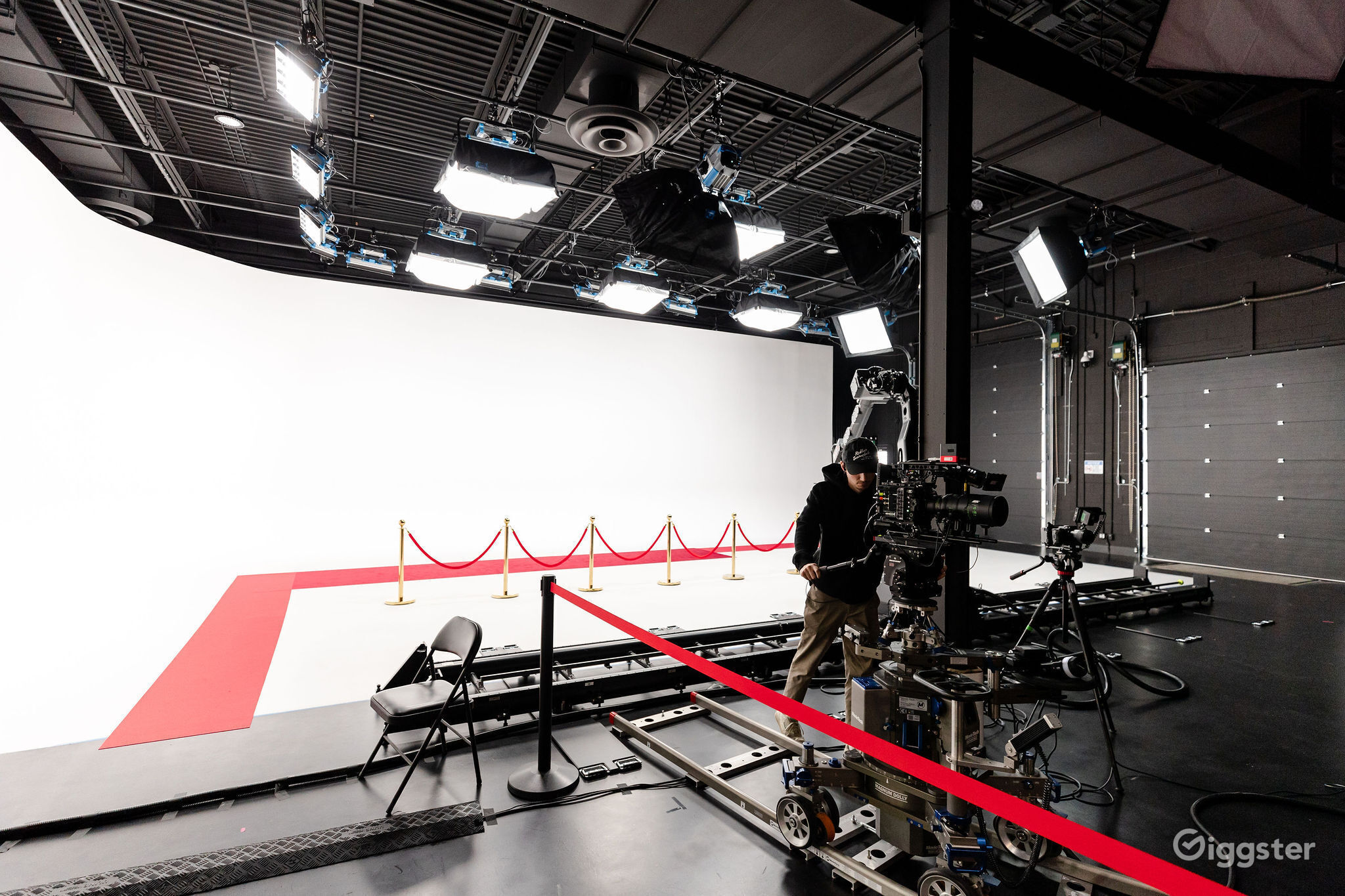 Cyclorama Stage with Arri Lighting Grid | Rent this location on Giggster