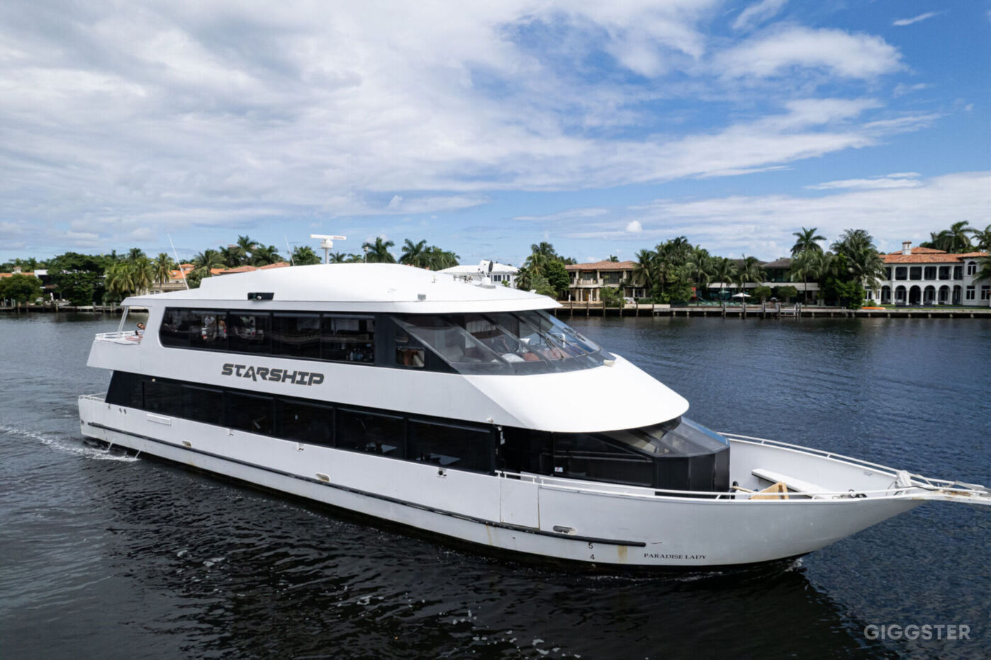 Starship 105” Yacht | Rent this location on Giggster