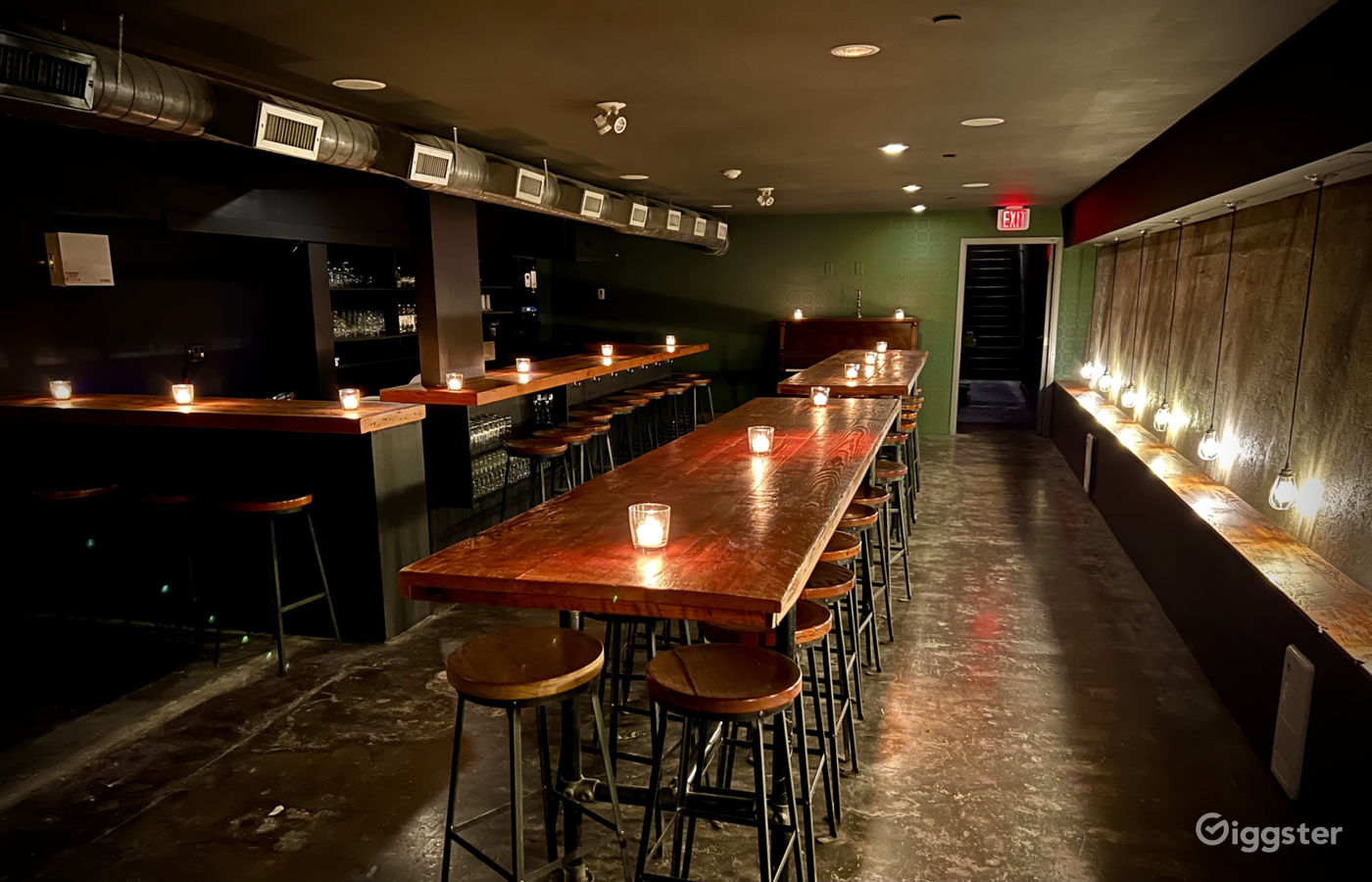 The Overground Bar/Restaurant | Rent this location on Giggster