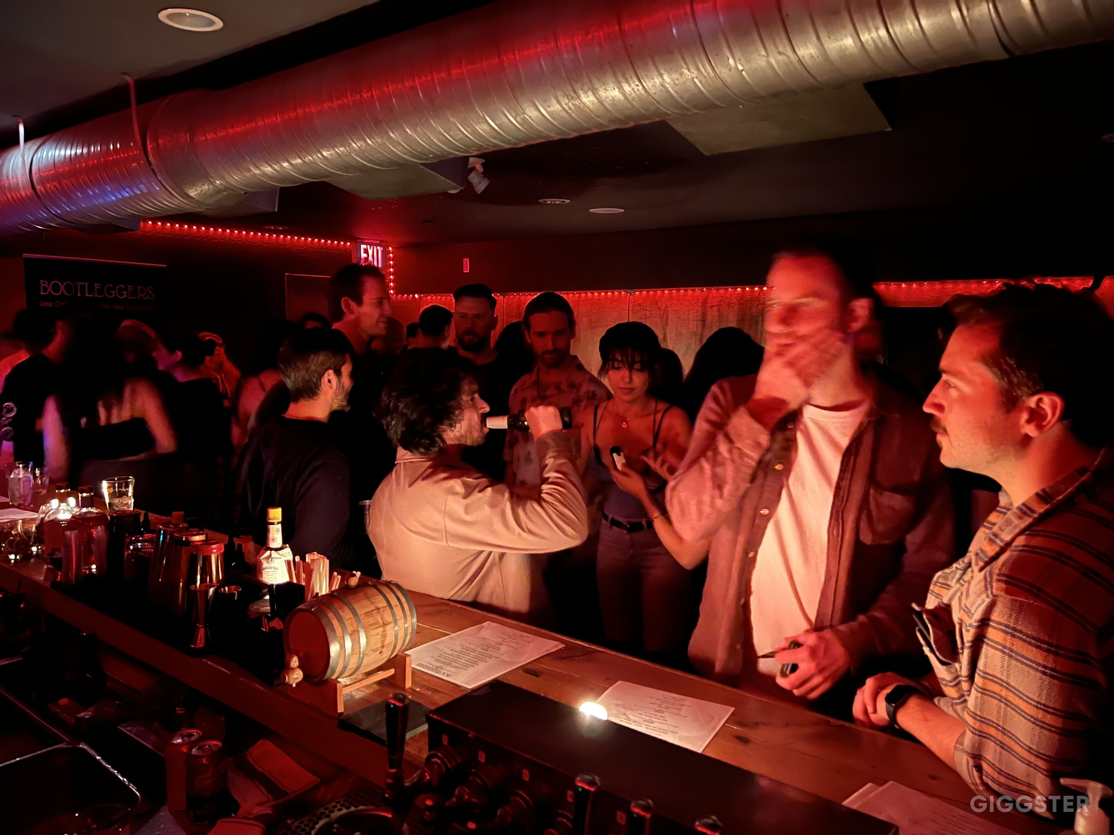 The Overground Bar/Restaurant | Rent this location on Giggster