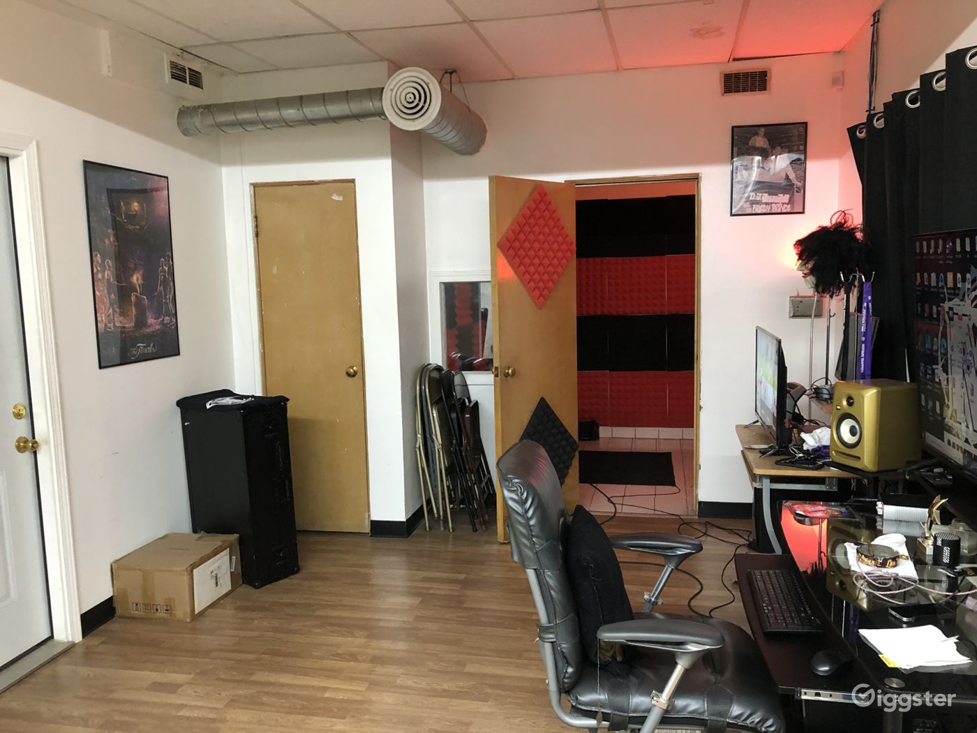 Vintage Hip Hop Type Recording Studio | Rent this location on Giggster