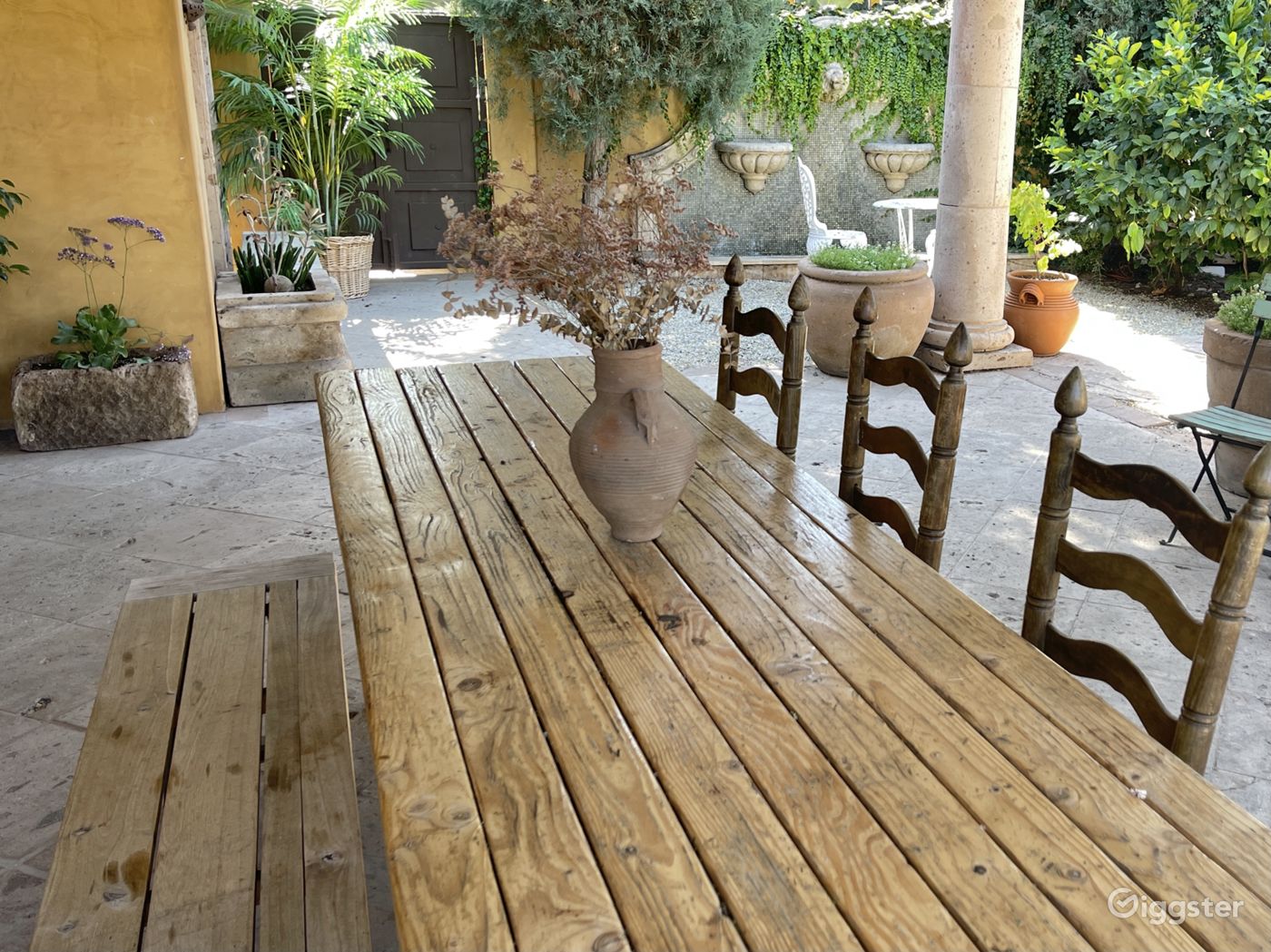 Italian Style Courtyard Villa | Rent this location on Giggster