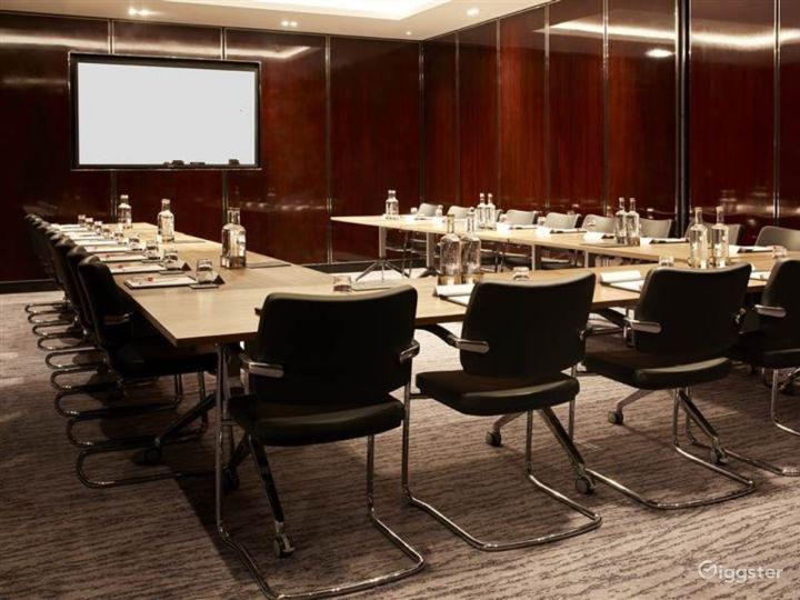 Flexible and Multifunctional Meeting Room | Rent this location on Giggster