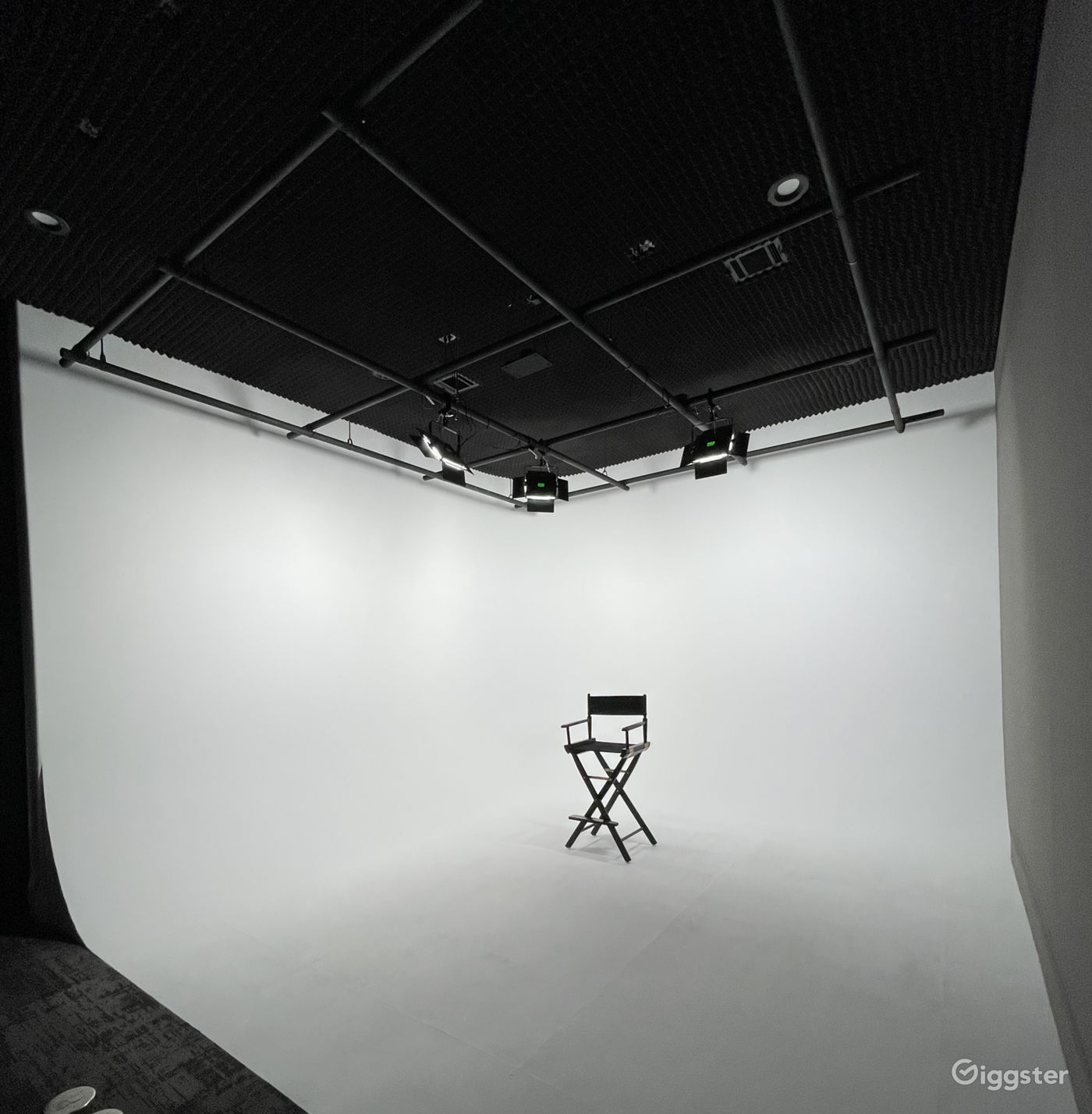 2- Wall Cyclorama/ Soundstage- Modern Studio | Rent this location on ...