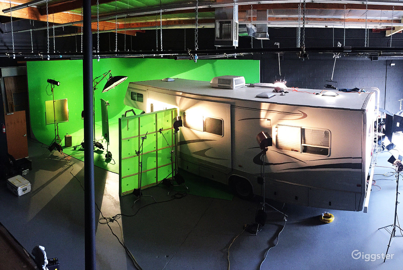 Soundproof Film Production Studio/Sound Stage | Rent this location on ...