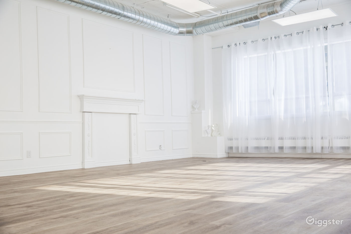 Spacious and bright event room | Rent this location on Giggster