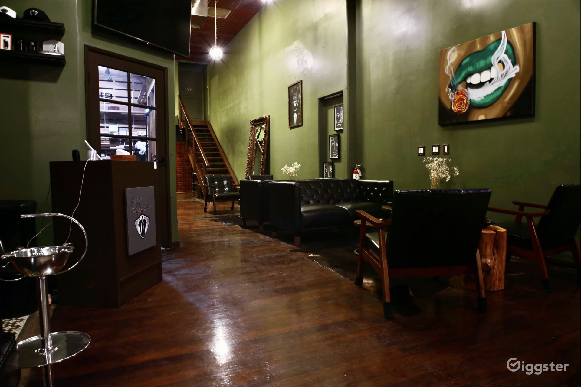 Upscale Cigar Lounge | Rent this location on Giggster