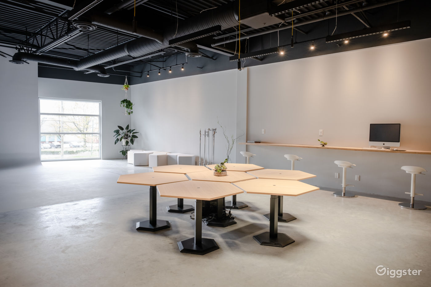 Spacious Cyclorama Studio w/ double Infinity Wall | Rent this location ...