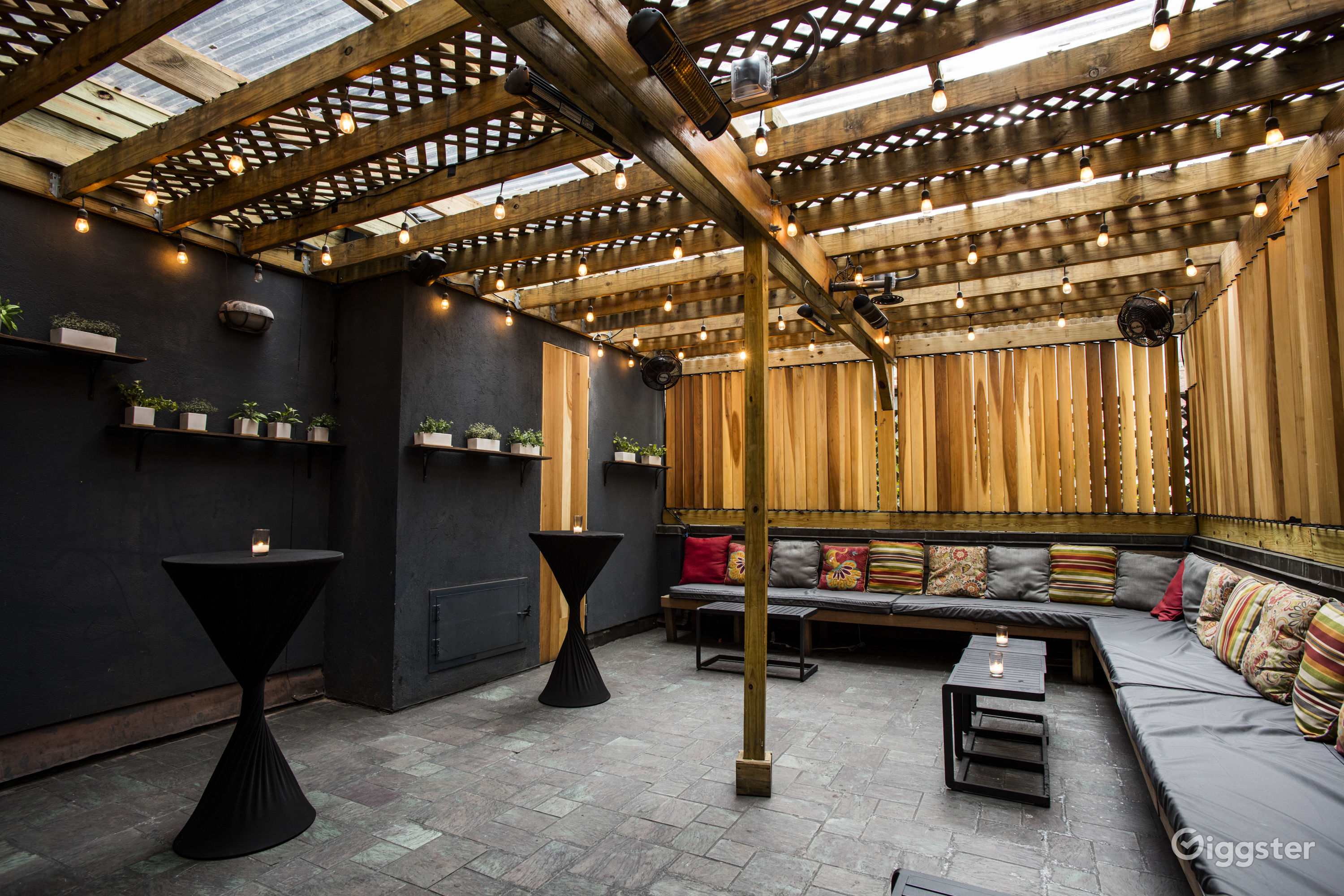 Elegant parlor rooms perfect for shoots and events | Rent this location ...