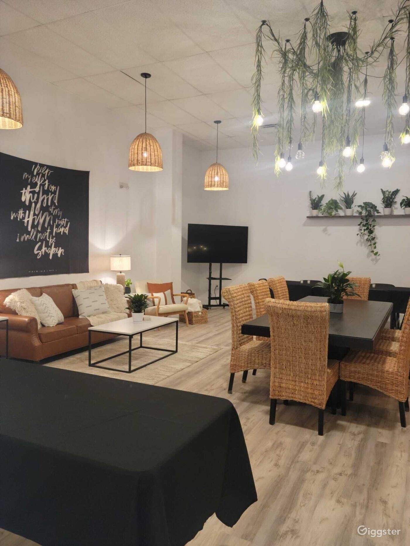 Oasis Events (boho, cozy, event room) | Rent this location on Giggster