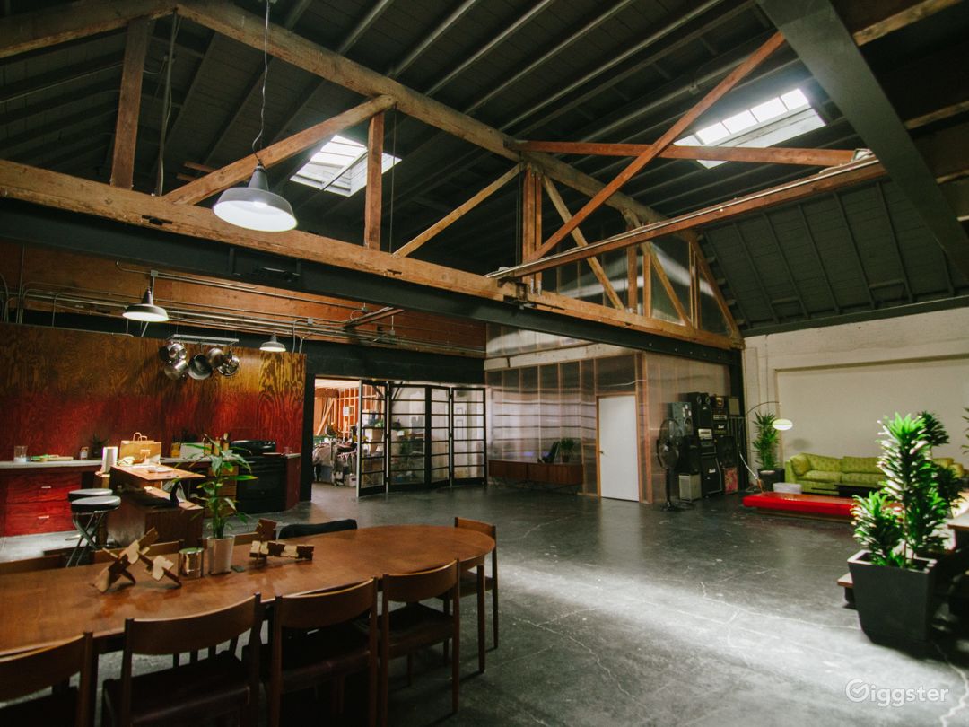 Large Spacious Downtown Warehouse Loft | Rent this location on Giggster