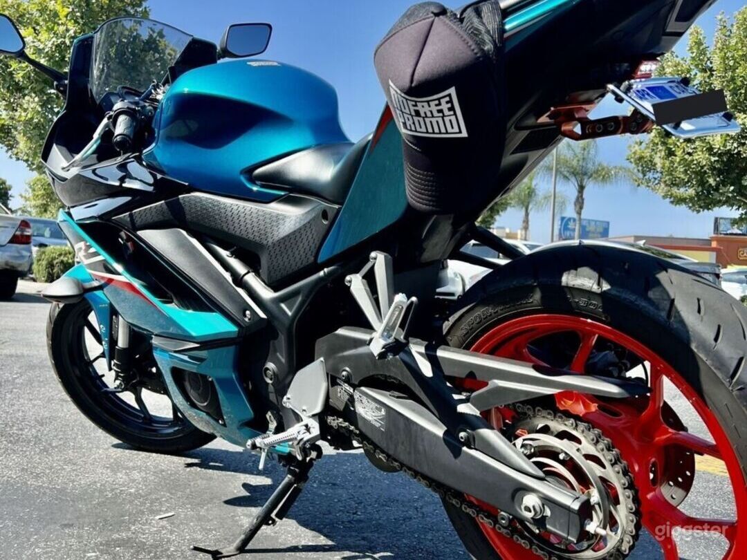 2023 Yamaha R3 Sports Bike/Motorcycle | Rent this location on Giggster