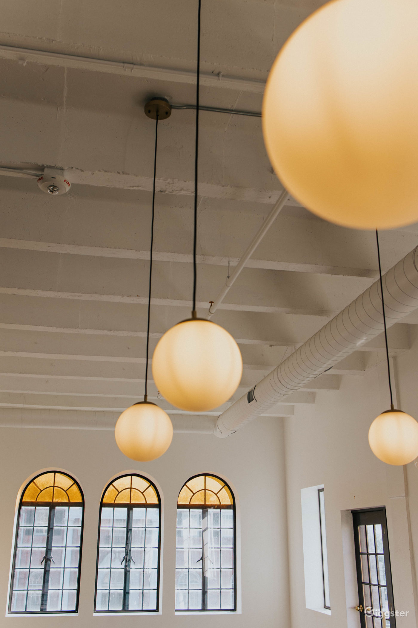 Naturally Lite Rooftop Loft Space | Rent this location on Giggster