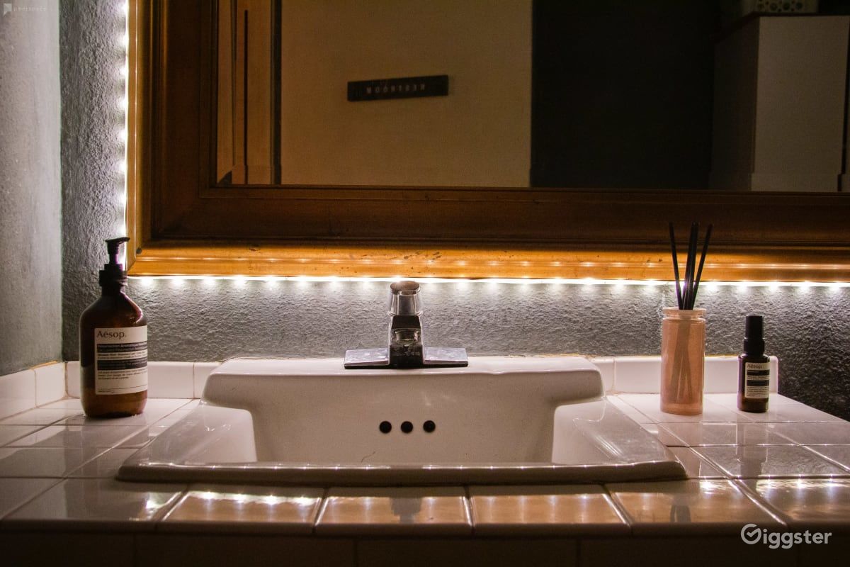 Boutique Black Box Theatre and Art Space | Rent this location on Giggster