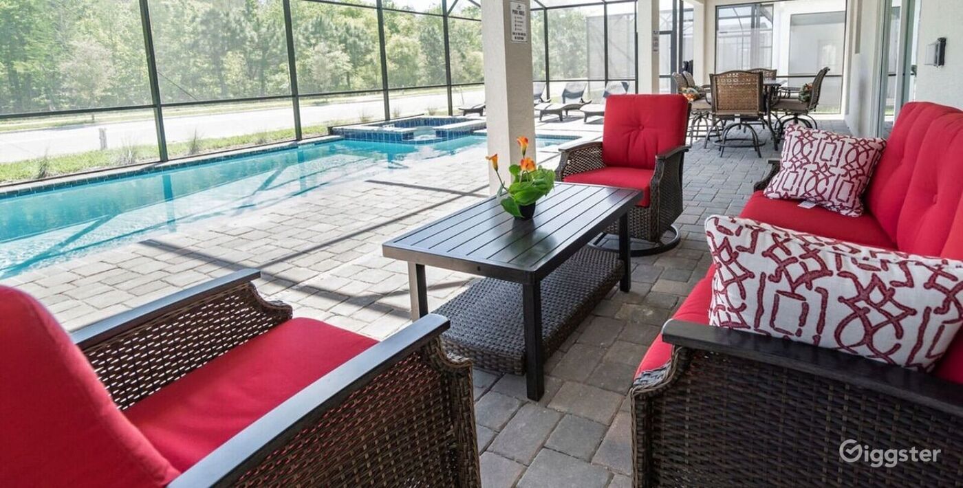 Luxurious 5-Star Pool | Rent this location on Giggster