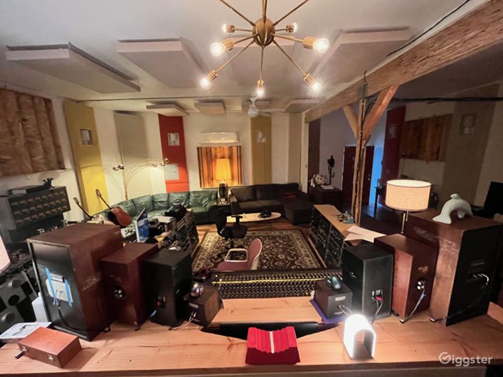 Vintage Music Recording Studio large & woody | Rent this location on ...