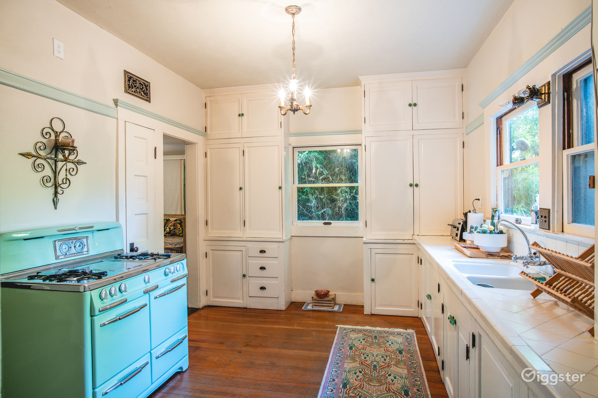 Gorgeous 1909 historic craftsman/ victorian home | Rent this location ...
