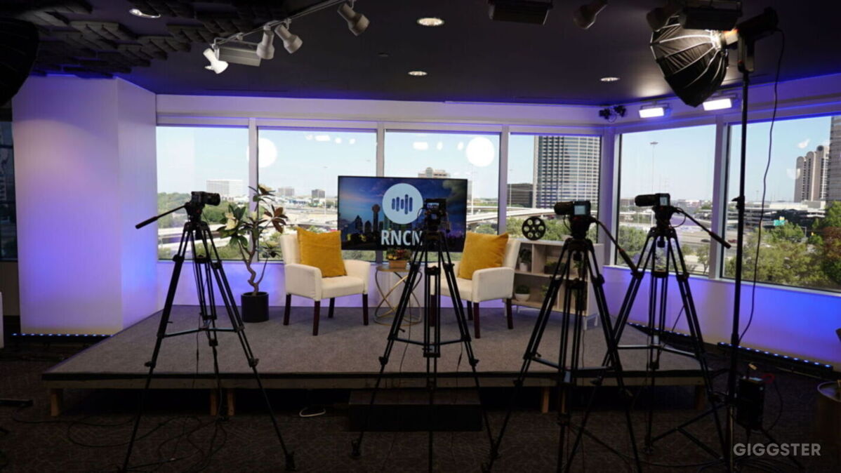 Astonishing Talk Show Studio | Rent this location on Giggster