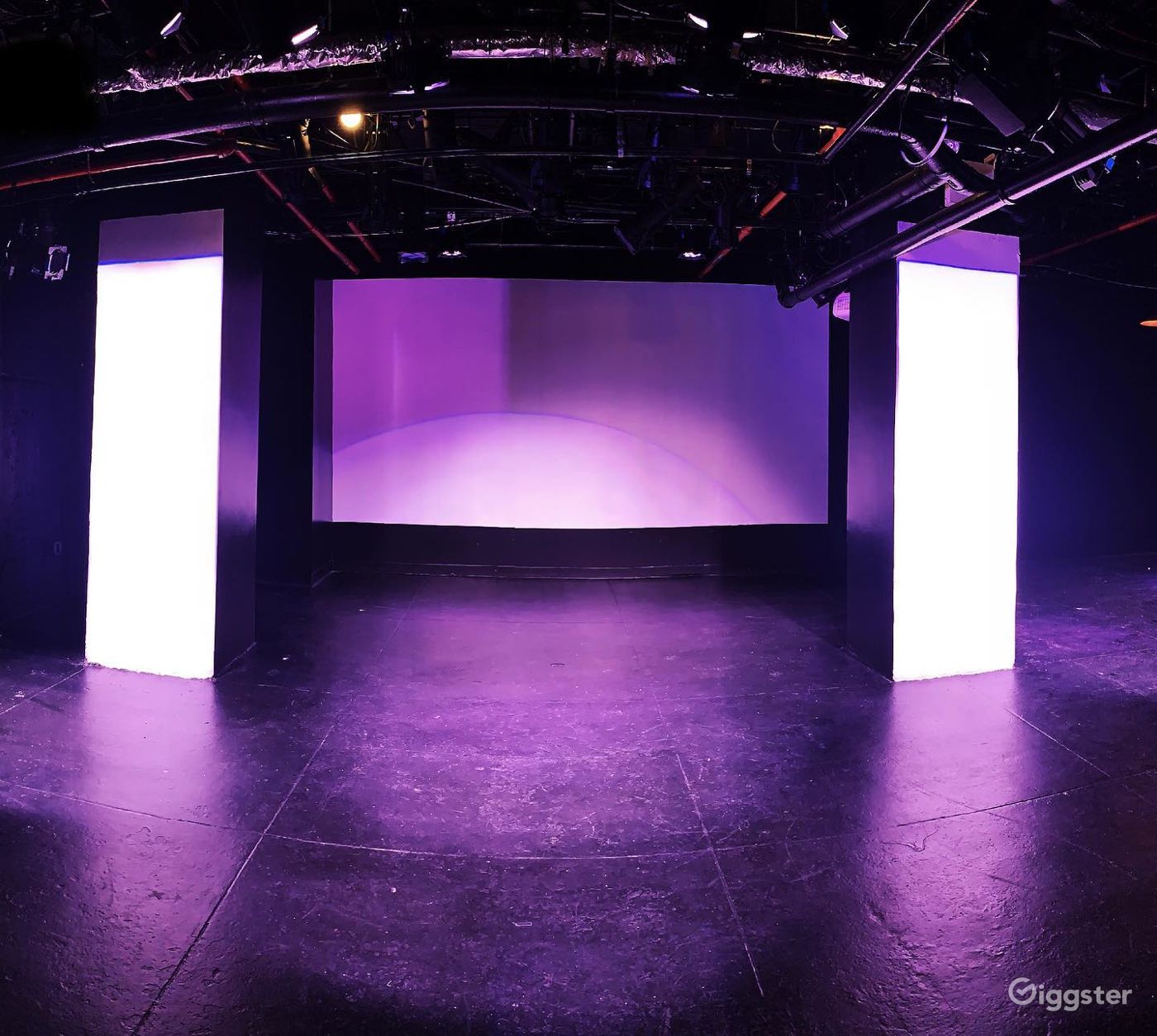 An Intimate Performance Space in New York | Rent this location on Giggster