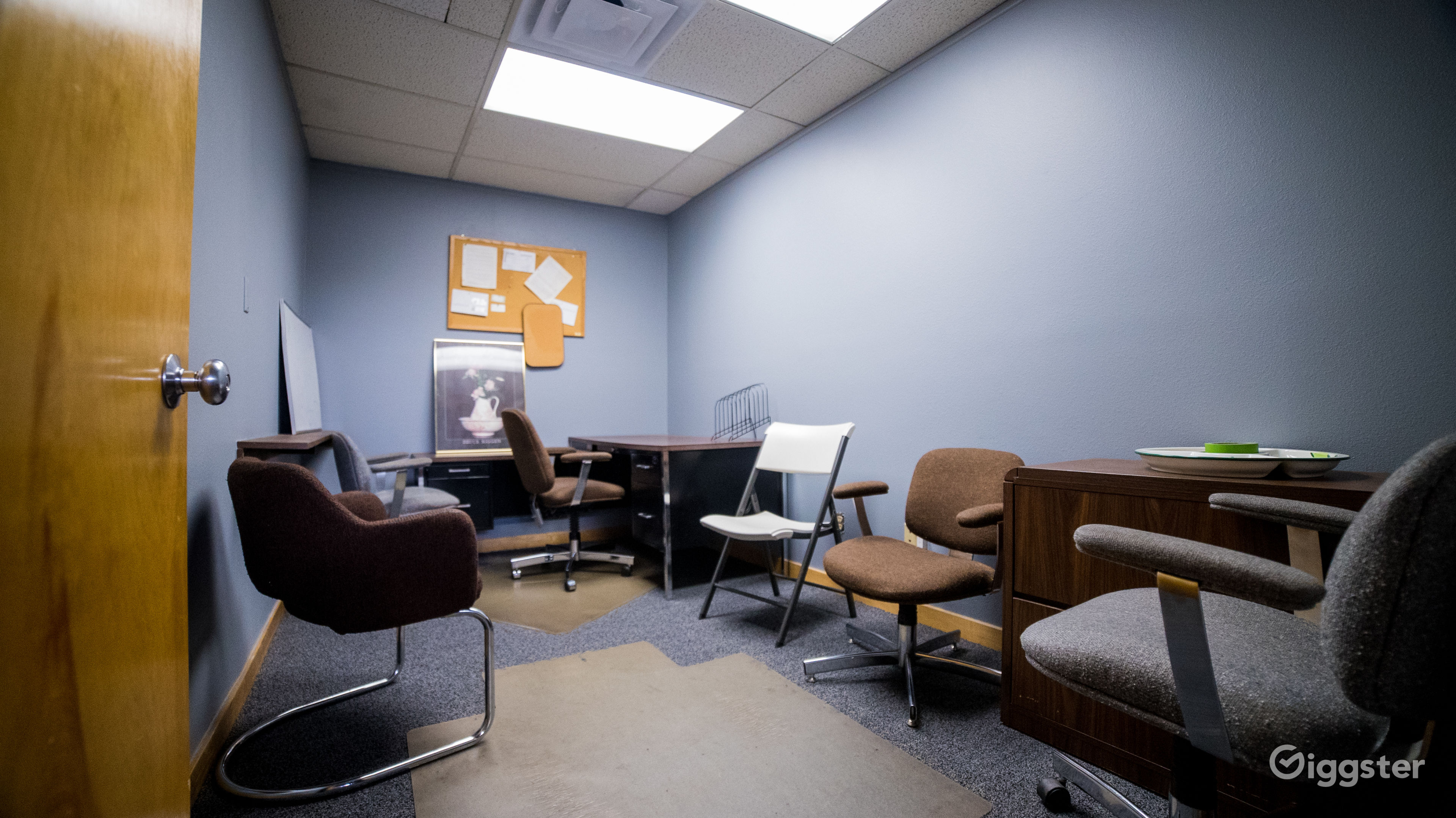90s Retro Office Space | Rent this location on Giggster
